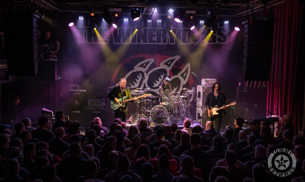 LIVE REVIEW: The Winery Dogs with special guest Johnny O'Neil - The Rockpit