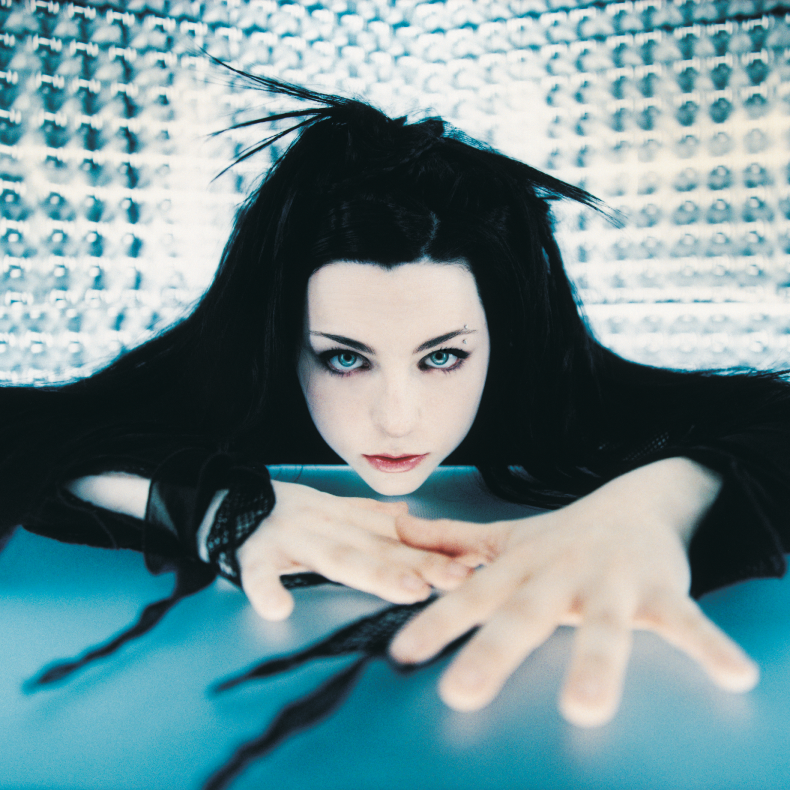 EVANESCENCE Releases 20th Anniversary Deluxe Edition Of Stratospheric ...