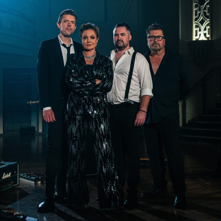 INTERVIEW: SARAH McLEOD From The Superjesus Talks About Their First New ...