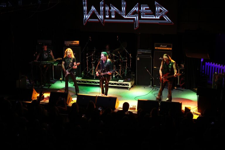 LIVE REVIEW: WINGER with Shotgun Mistress, Magnet House Perth 10th ...