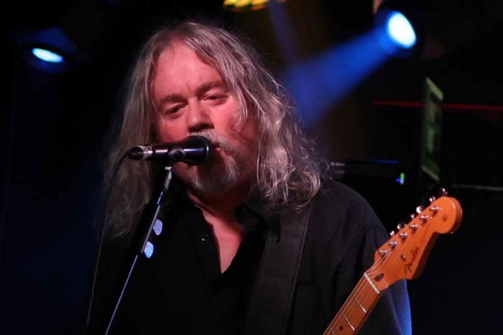 LIVE REVIEW: New Model Army (Justin and Dean) Live at Lynott's Lounge ...