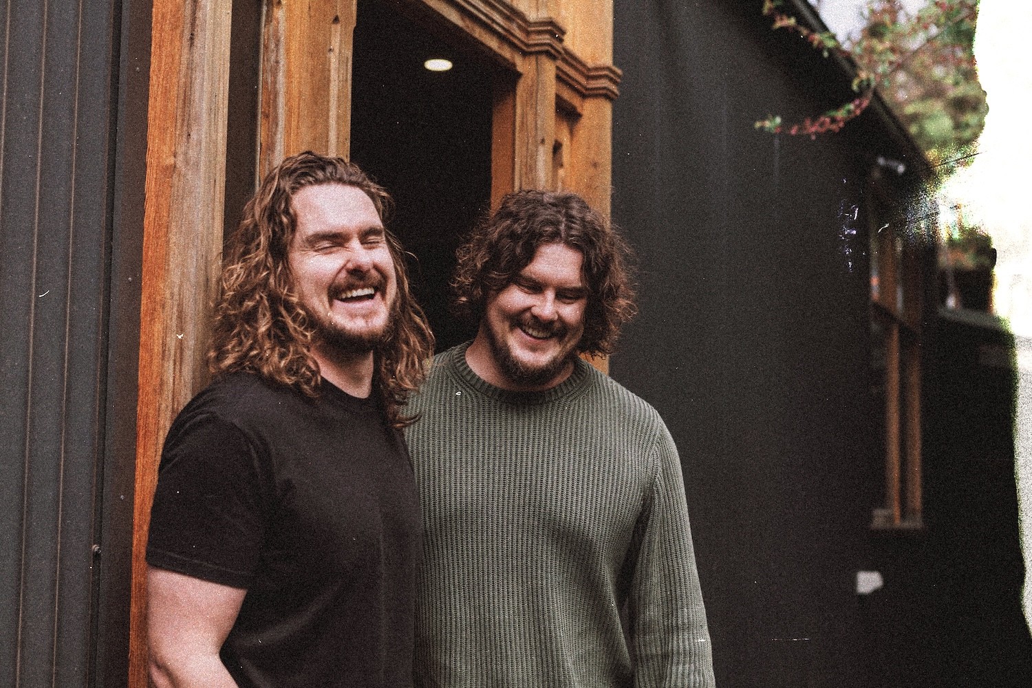 PIERCE BROTHERS Share Passionate New Single 'ALASKA ALASKA' - The Rockpit