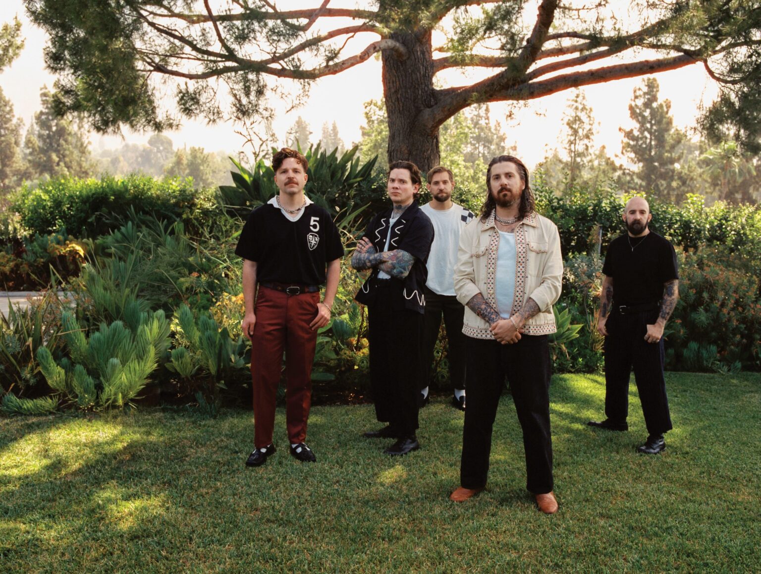 THE DEVIL WEARS PRADA Share 'Eyes' Video, New Album 'Flowers' Arrives ...