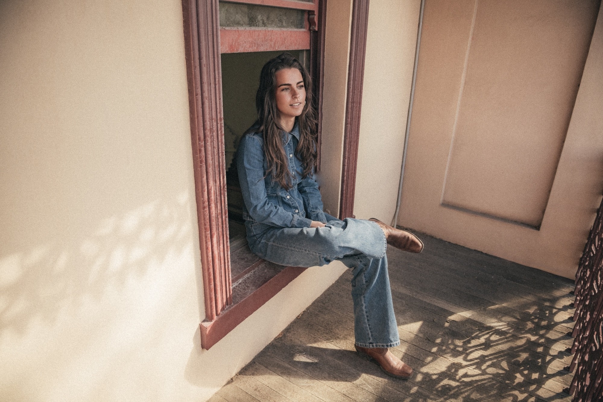 STEPH STRINGS Announces New Album ‘FEEL ALIVE’ Out Jan 9, 2026 ...