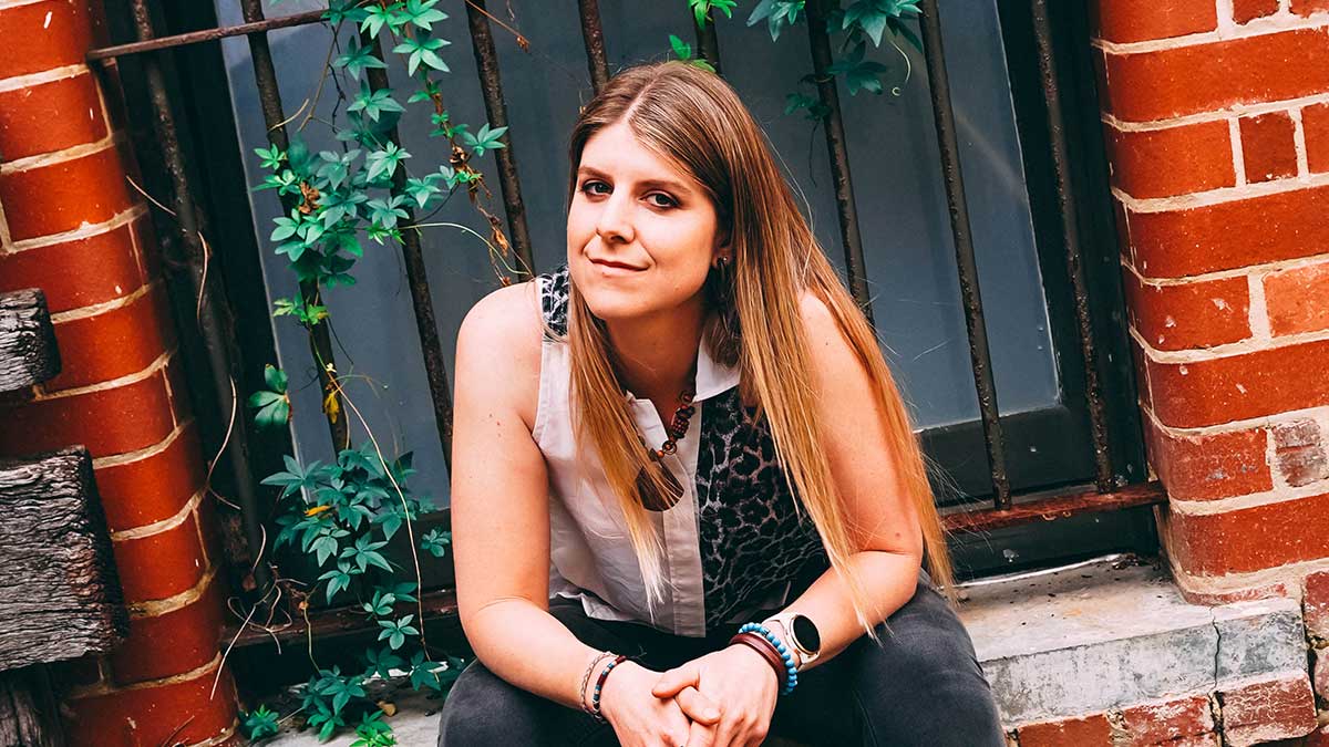 INTERVIEW: Tracey Barnett (Solo Artist) - The Rockpit
